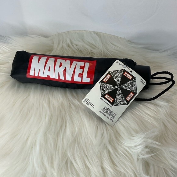 Bioworld | Accessories | Nwt Marvel Avengers Umbrella | Poshmark